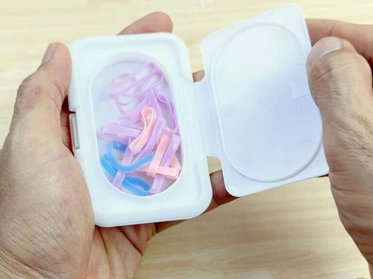 DIY Two-Sided Storage Container Using Recycled Wet Wipe Lids - Thaitrick